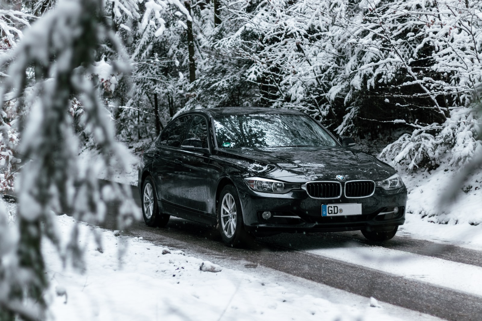 Încălzirea mașinii suflă aer rece? 7 cauze și cum să o reparați - Ghid Auto